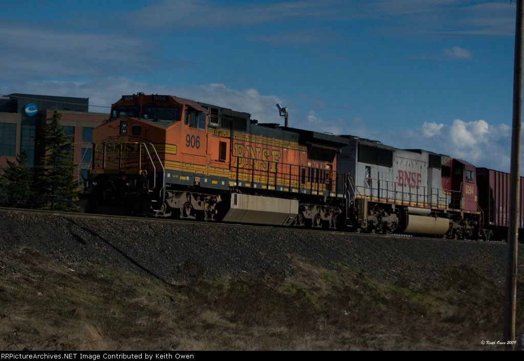 BNSF 906